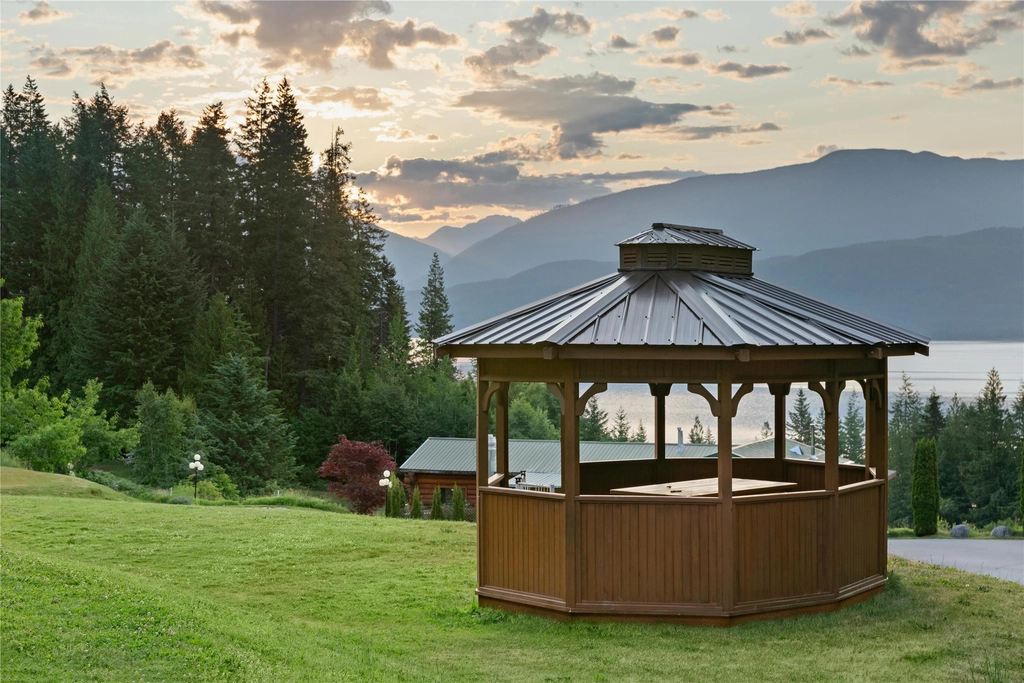 Kootenay Lakeview Resort | Best Western