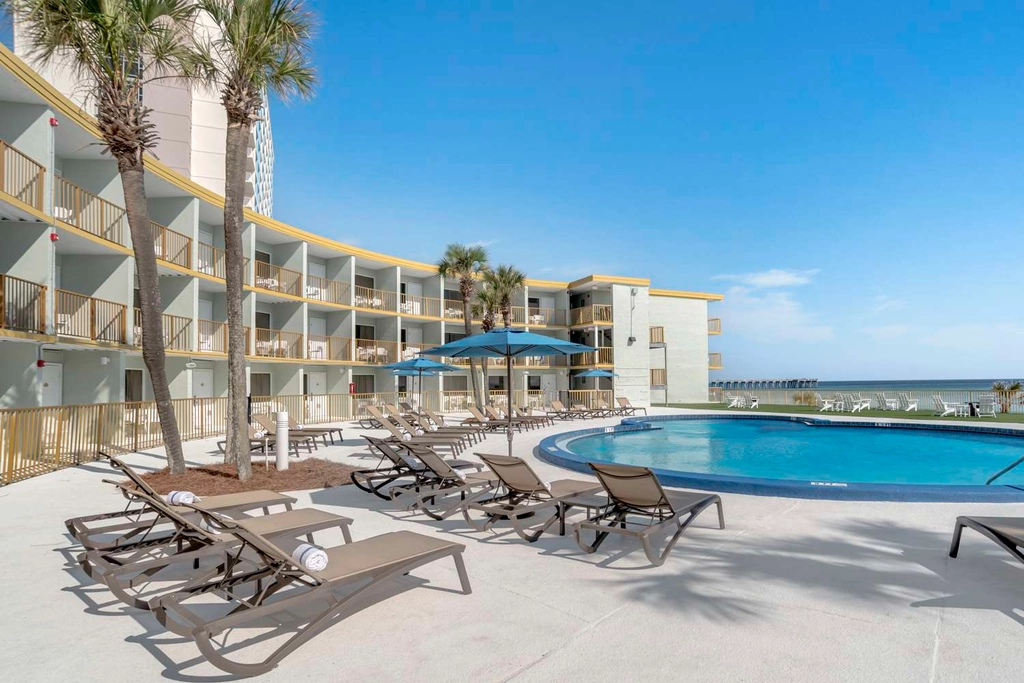 Chateau Beachfront Resort | Best Western